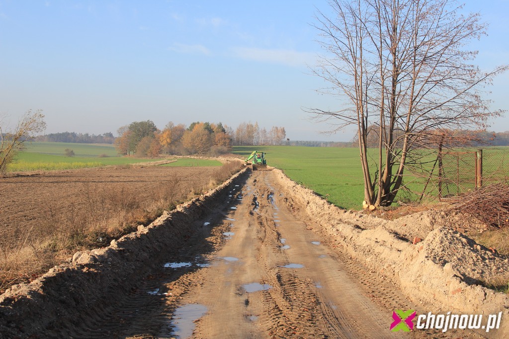 chojnow.pl - Ruszyła budowa drogi Stary Łom - Osła